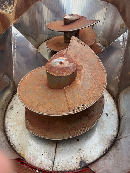 Peterbilt / Supreme 1200TM Vertical Feed Mixer - Post Equipment