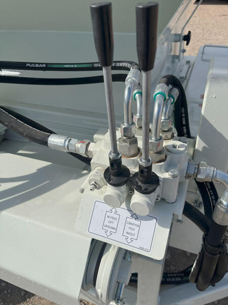 ***NEW*** Herd-Boss RMC48 Roller Mill - Post Equipment
